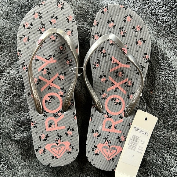 Roxy | Shoes | Nwt Roxy Brand Womens Sandals Size 9 Gray With Pink ...